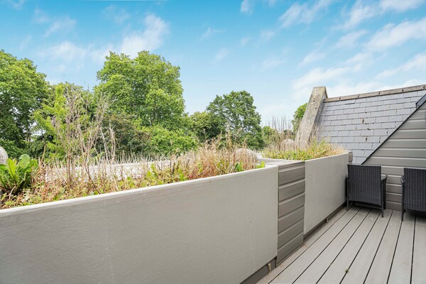 Cosy Stunning Penthouse Apartment In West London, 5 Minutes To Ealing Broadway - Twickenham