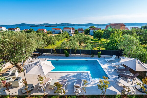 Apartment Vista Mare 1 With Heated Pool - Galešnjak