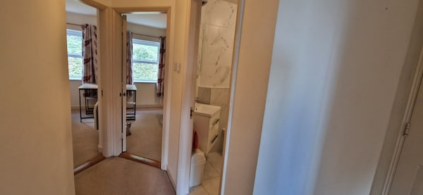 Tidy, Spacious & Quiet 2bd On Edge Of Cork City - Cork, Ireland