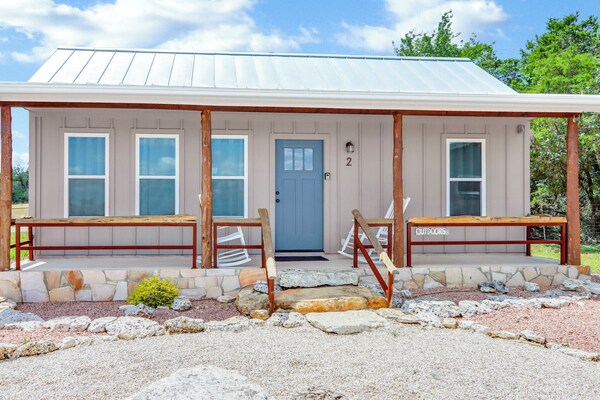 Rustic Cottage W/ Firepit, Pickleball & Porch - Dripping Springs, TX