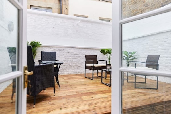 The South Kensington Wonder - Trendy 3 Bdr House - 첼시