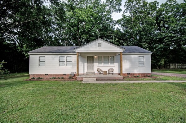 Peaceful Clinton Retreat In Olde Towne - Jackson, MS