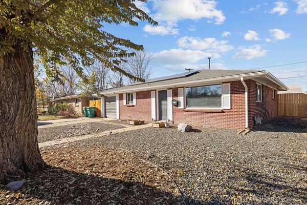 Charming 2-bedroom House In Wheat Ridge Perfect For All Things Colorado! - Morrison, CO