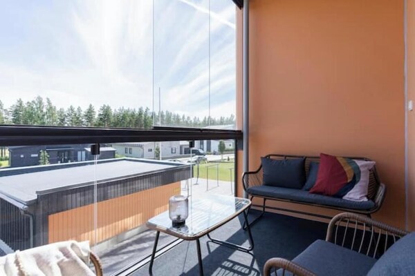 Beautiful 1mh + Large Balcony + Parking - Espoo