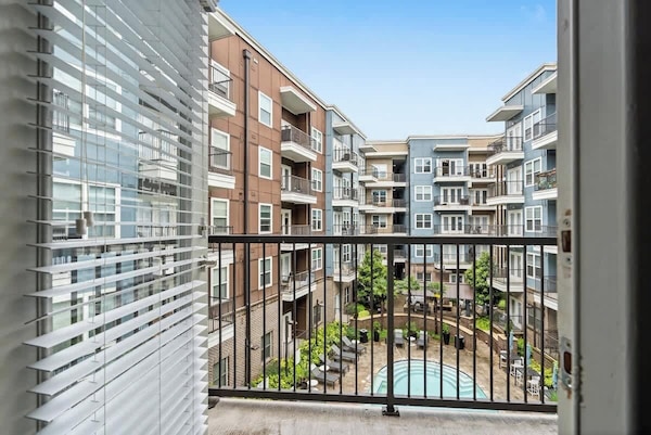 Luxe 1 King Bed Suite In Uptown Charlotte! - Charlotte Motor Speedway