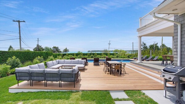 Expansive Hamptons Home Between Hampton Bays And Shinnecock Hills, Water... - Palmer Vineyards, Riverhead