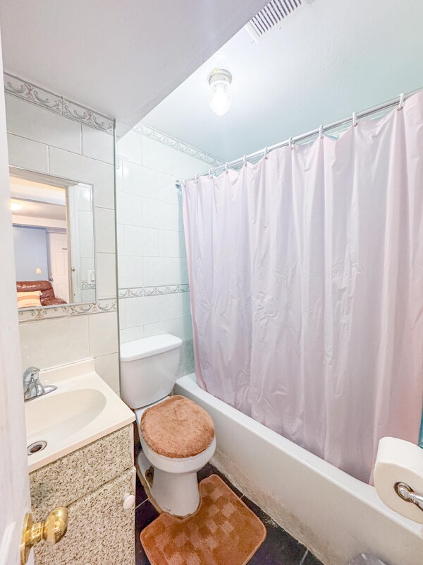 Charming Beach Room - Long Beach, NY