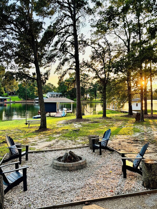 Waterfront Cottage With Private Boat Ramp. Sunset Views. 5mins From Dt Littleton - Littleton, NC