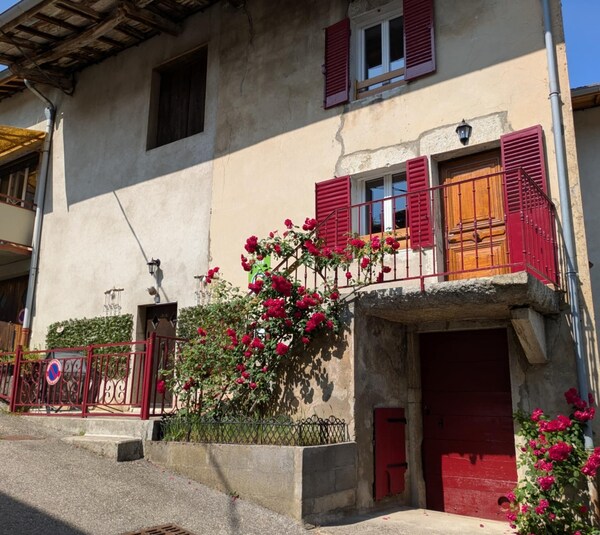 Traditional Bugey House, Family-run, Pets Welcome (6 Pers.) - Hauteville-Lompnes