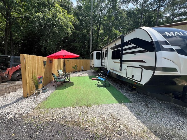 New 1 Bed Rv In Conyers On A Hydroponic Farm - Stone Mountain, GA