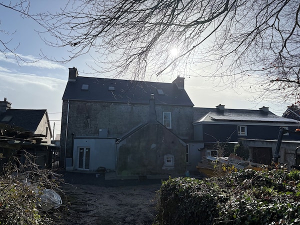 Large 2 Bedroom Flat In The Heart Of Historic Portumna, County Galway - Clare County