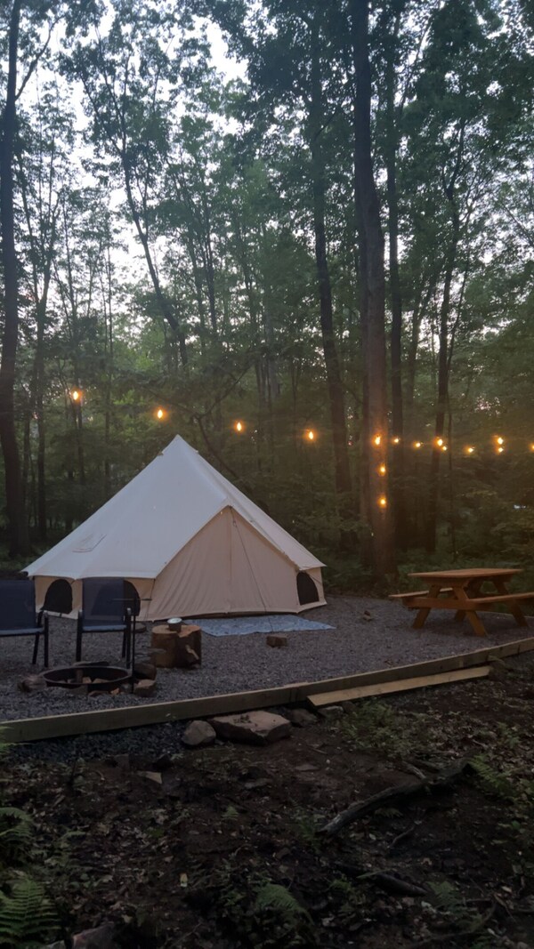 Wild Garden Glamping: Creekside - Lake Erie, PA