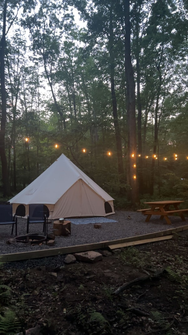 Wild Garden Glamping: Creekside - Lake Erie, PA