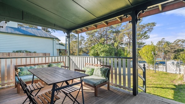 The Greenhouse - Cozy Blue Mountains Retreat - Blackheath, NSW, Australia