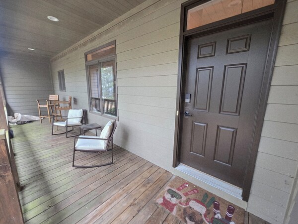 Charming 4bedroom Single Story Home In Wintergreen Va. 2primary Suites, Flat Lot - Wintergreen, VA