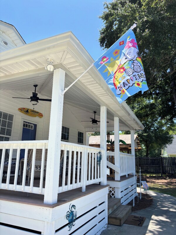 Sandy Beach Cottage Sleeps 8 And Has Plenty Of Parking For Your Boat Or Jet Ski. - Sunset Beach, NC