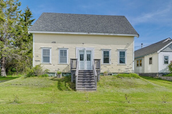 Walk To Beach: House W/ Deck & Yard In Lubec! - Eastport, ME