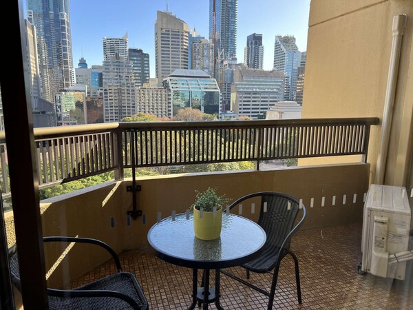Top Floor Sydney Hyde Park With Balcony & Views - Powerhouse Museum, Ultimo