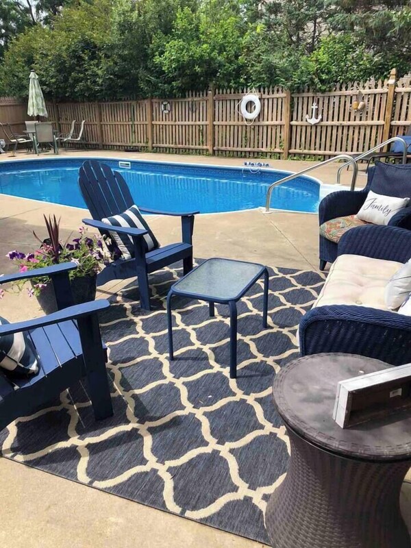 Saratoga Backyard Spa Retreat | Hot Tub + Pool + Fire Pit & Outdoor Dining - Saratoga Springs, NY