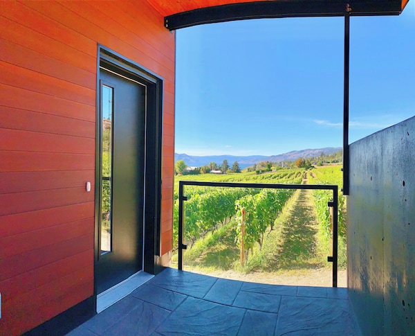 Luxury Guest Suite At Moraine Winery With Vineyard And Lake Views - Penticton