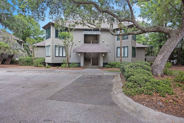 Fully Updated Kiawah Tennis Club Villa! Screened Porch! New Listing - Kiawah Island, SC