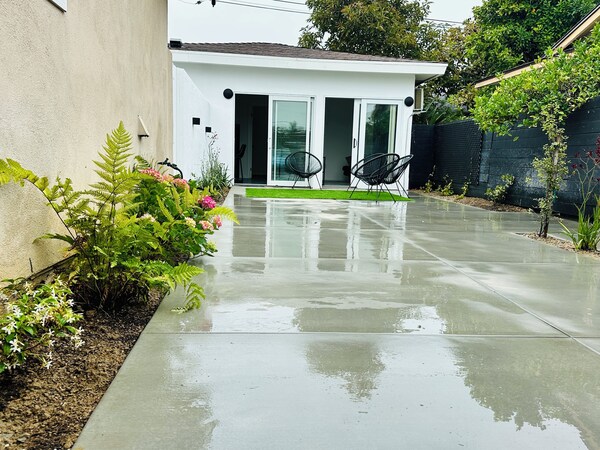 Private Newly Built,  Fully Equipped & Stylish Guesthouse - Carson, CA