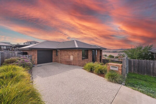Timber Mill House - 2 Bedroom - Hobart