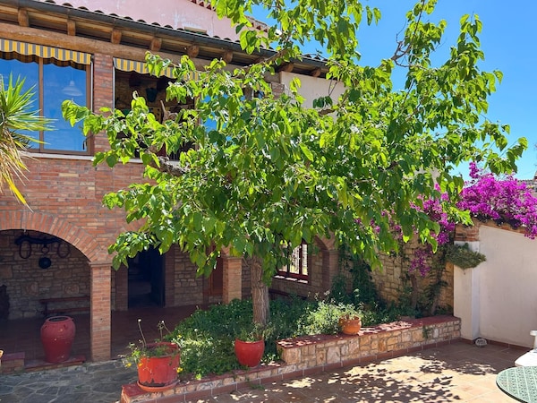 Charming Masia With Garden, Fireplaces & Views - Calafell