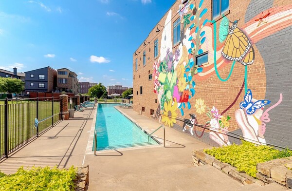 2-bedroom Luxury Apartment In Bricktown Oklahoma City With Fitness Room And Pool - Deep Deuce - Oklahoma City