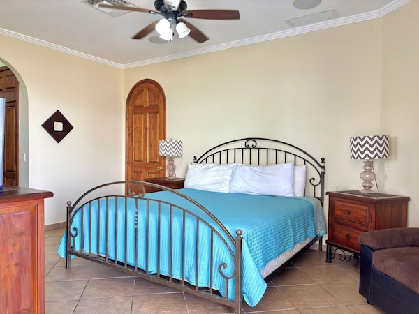 Casa Blanca Beachfront Condominium 402c - Puerto Peñasco