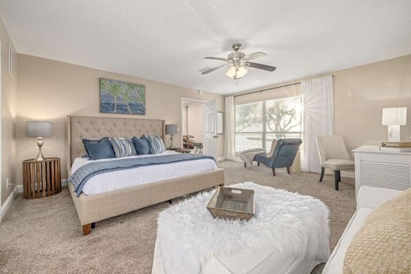 Renovated Waterfront Living, Stunning Sunrises - Jacksonville, FL