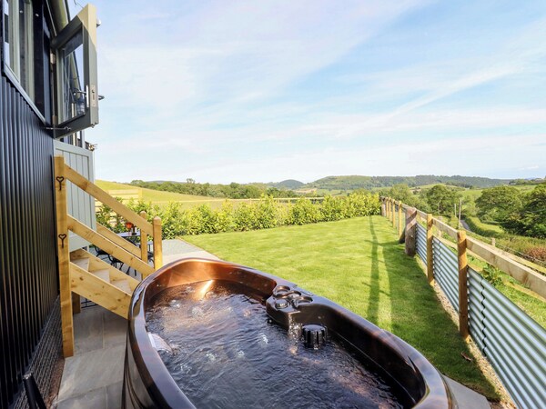 Charollais, Pet Friendly, Character Holiday Cottage In Oswestry - North Wales