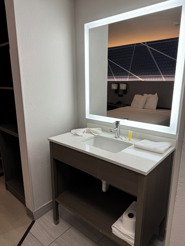 Brand New Modern Beautiful Room In Chicago, With Wifi, Ac And Tv. - 해먼드