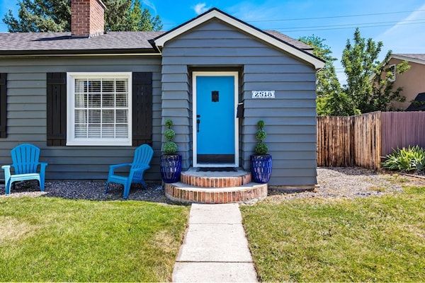 New! Cheerful Dog Friendly 1937 Cottage With Superb Outdoor Amenities! Bbq, Bikes, Cornhole & More! - Boise, ID