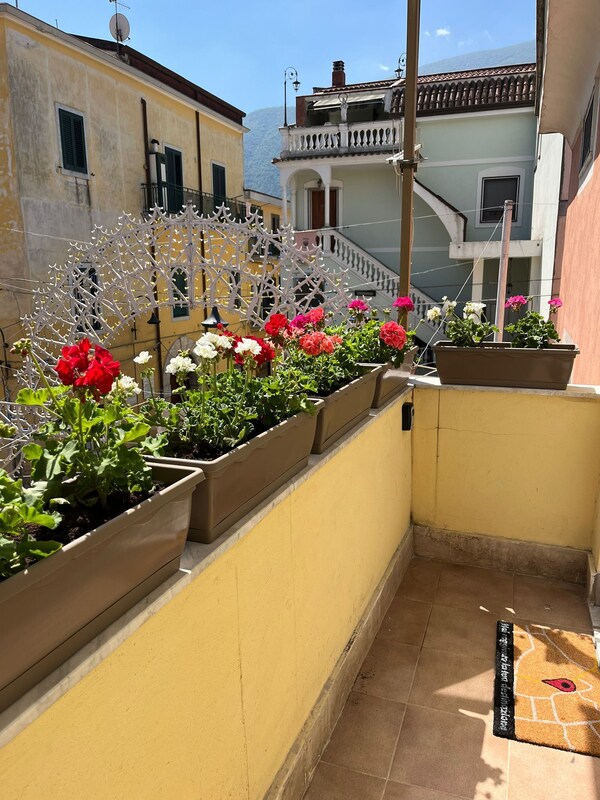 Lovely Apartment Near The Amalfi And Sorrento Coasts - Maiori