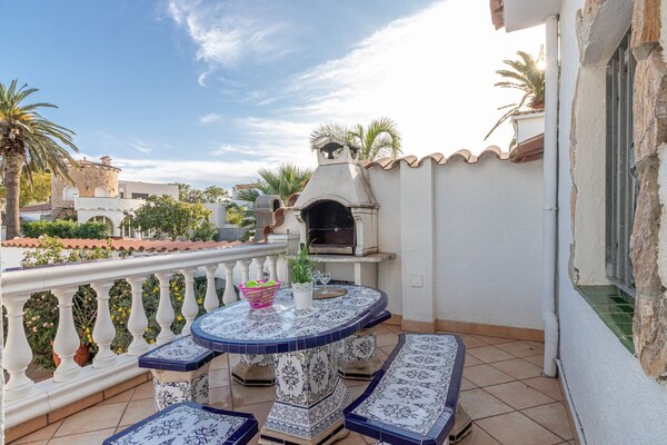 Casa Sul Canale Con Ormeggio E Fascino - Empuriabrava