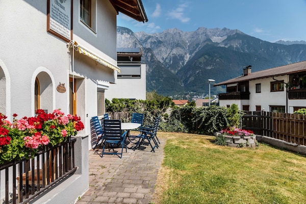 Apartment 'Große Wohnung Mit Garten' With Mountain View, Private Terrace And Wi-fi - Innsbruck