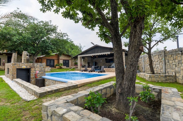Quinta Allende |Alberca, Bar, Palapa Con Asador, Futbol, Voleibol, Juegos Infantiles - Nuevo León