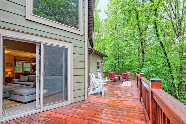 Peaceful Forest Retreat  10 Mins From Downtown Hiawassee - Hiawassee, GA