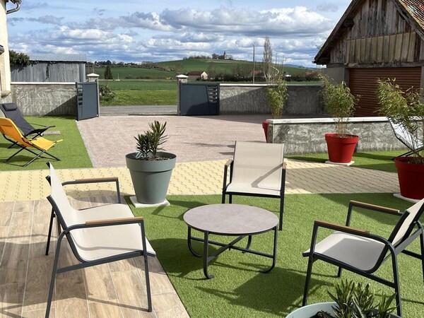 Peaceful Cottage For 6 Near Vichy & Clermont-ferrand - Gannat