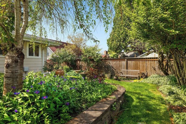 Forget Your Worries In This Spacious And Serene Space - Olympia, WA