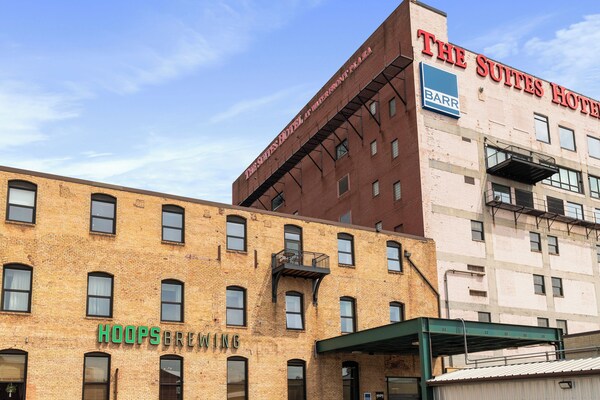 4br 4 Ba Amazing Luxury Suite - Duluth, MN