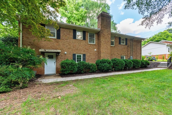 ️Modern Basement Suite️ | 2br Sofa Bed, Parking - Greensboro, NC