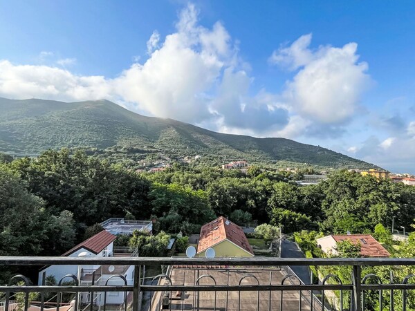 Beautiful Apartment For 4 Guests With A/c, Tv, Balcony And Parking - Ceriale