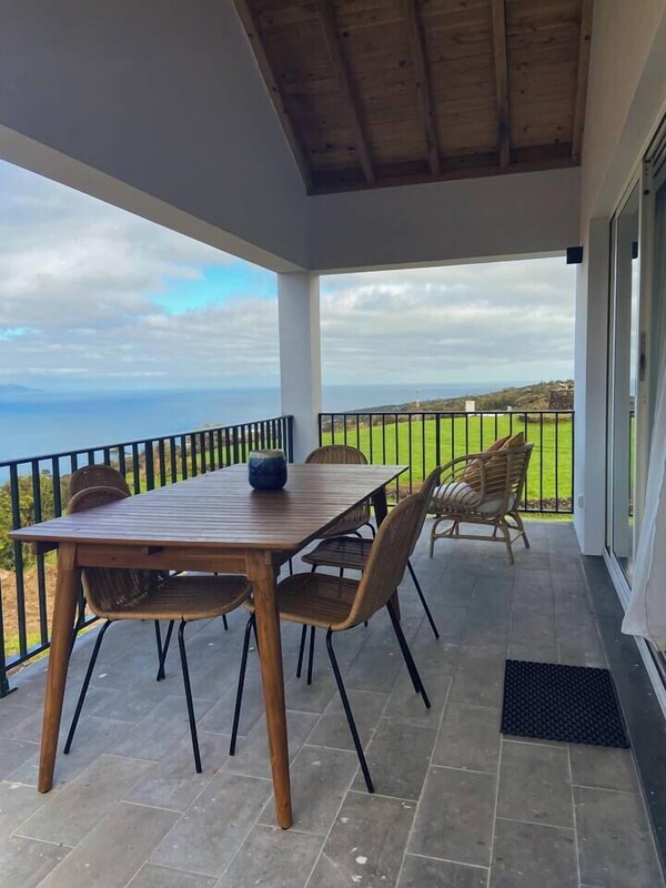 Nouvelle Maison Familiale Avec Vue Sur Lîle De São Jorge - Prainha