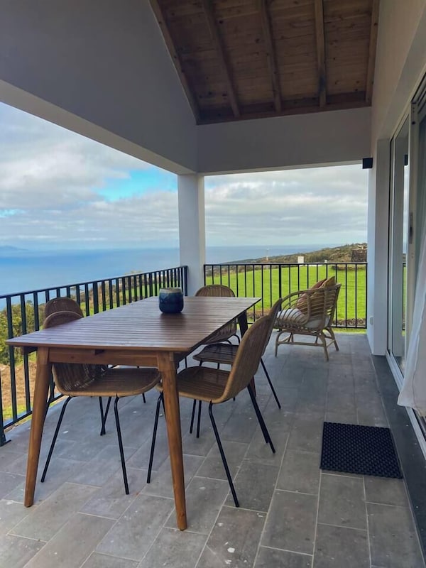 Nouvelle Maison Familiale Avec Vue Sur Lîle De São Jorge - Prainha