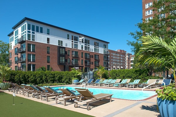 Penthouse Loft  Forestpark View  Free Parking - University City, MO