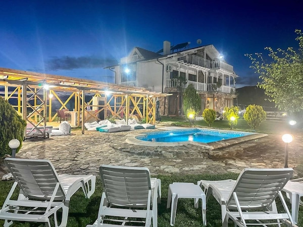 Villa For 20 People With A Pool, 5 Min. From Sunny Beach, 6 Min. From The  Beach - Nessebar