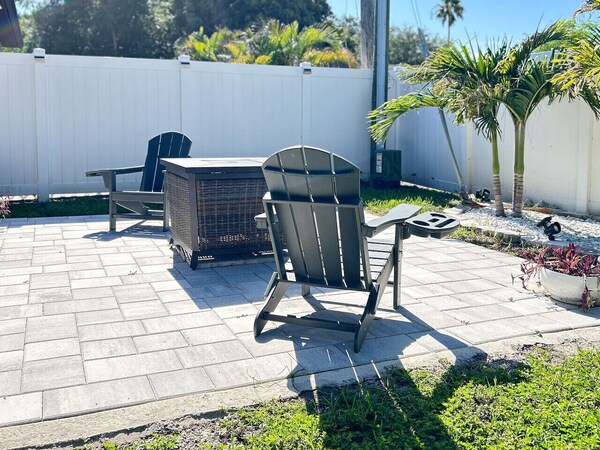 Blue Hideaway + King Master + Chef's Kitchen + Near Dt & Beaches - St. Petersburg, FL