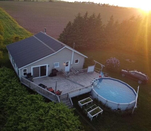 Breathtaking Views, Absolute Privacy, Modern&cozy! 5mins To Pei's 2 Best Beaches - Prince Edward Island
